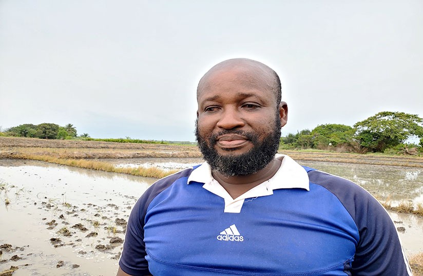 Kossi Adedze bascule de l’électricité bâtiment à la riziculture